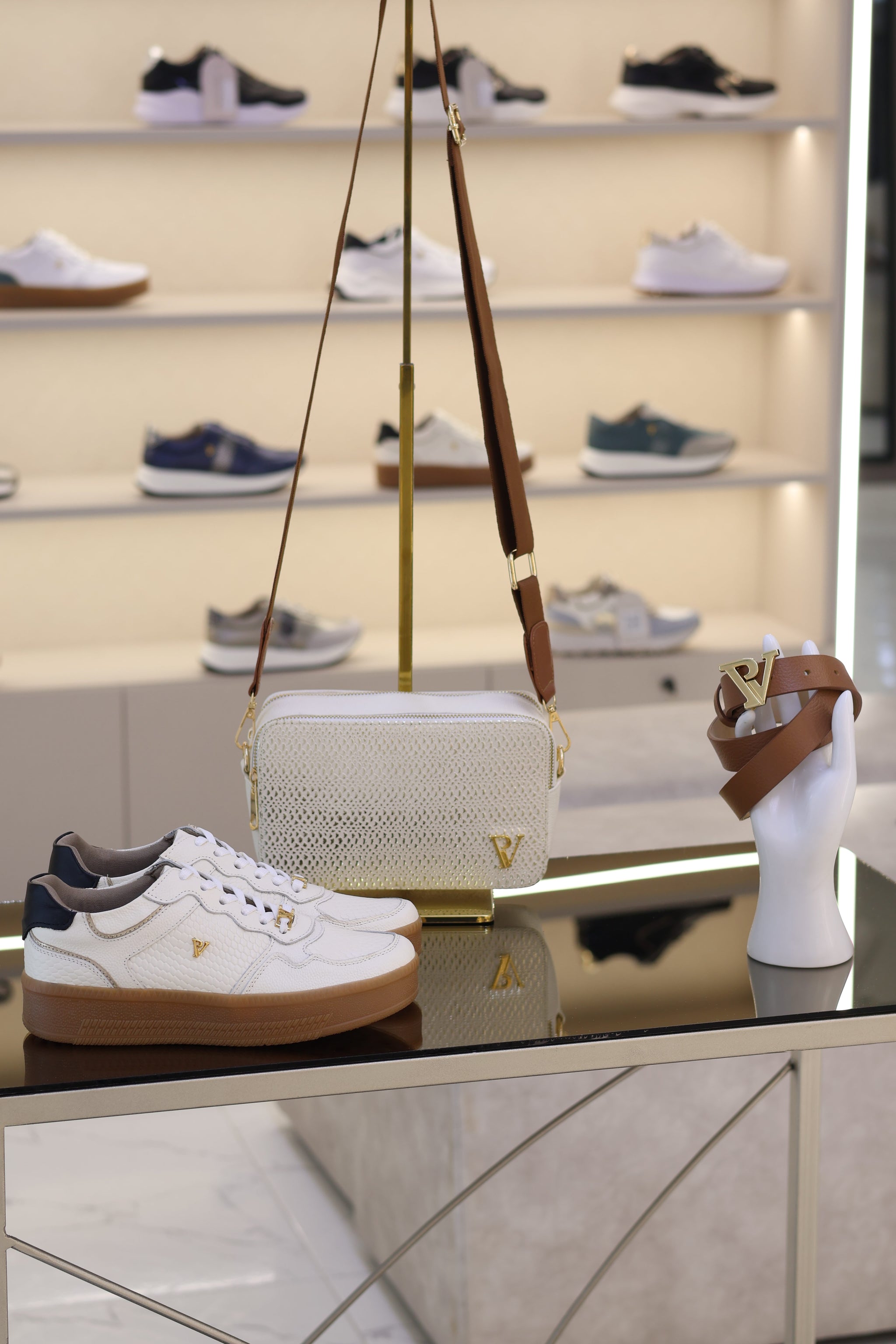 Tenis megan talco en cuero